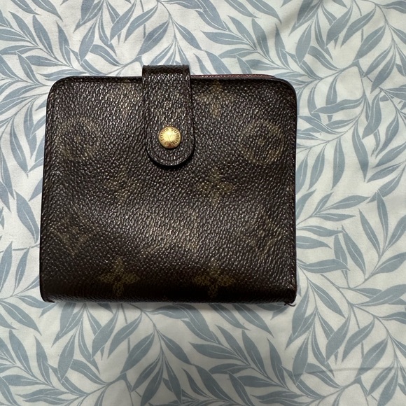Louis Vuitton | Bags | Louis Vuitton Monogram Compact Zip Bifold Wallet ...